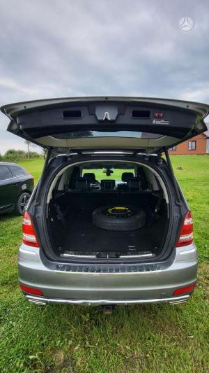 Grey Mercedes-Benz GL 450 2010 in Sirvintos, with an engine capacity of 5.50 L and mileage of 212 thousand km for 6500 €, photo 11 on AUTOMOTO.COM.LV