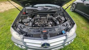 Grey Mercedes-Benz GL 450 2010 in Sirvintos, with an engine capacity of 5.50 L and mileage of 212 thousand km for 6500 €, photo 13 on AUTOMOTO.COM.LV