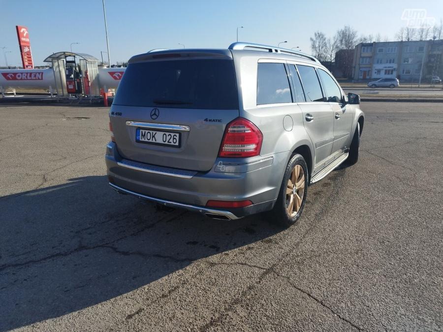 Grey Mercedes-Benz GL 450 2011 in Mazeikiai, with an engine capacity of 4.70 L and mileage of 3 thousand km for 9000 €, photo 3 on AUTOMOTO.COM.LV