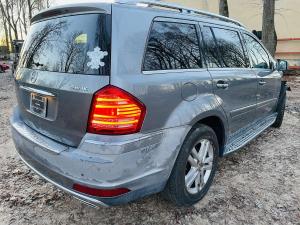 Grey Mercedes-Benz GL 450 2012 in Kaisiadorys, with an engine capacity of 4.60 L and mileage of 175 thousand km for 6300 €, photo 3 on AUTOMOTO.COM.LV