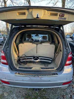Grey Mercedes-Benz GL 450 2012 in Kaisiadorys, with an engine capacity of 4.60 L and mileage of 175 thousand km for 6300 €, photo 11 on AUTOMOTO.COM.LV