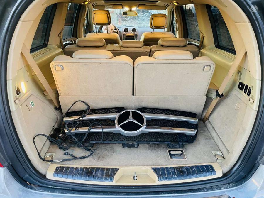 Grey Mercedes-Benz GL 450 2012 in Kaisiadorys, with an engine capacity of 4.60 L and mileage of 175 thousand km for 6300 €, photo 12 on AUTOMOTO.COM.LV