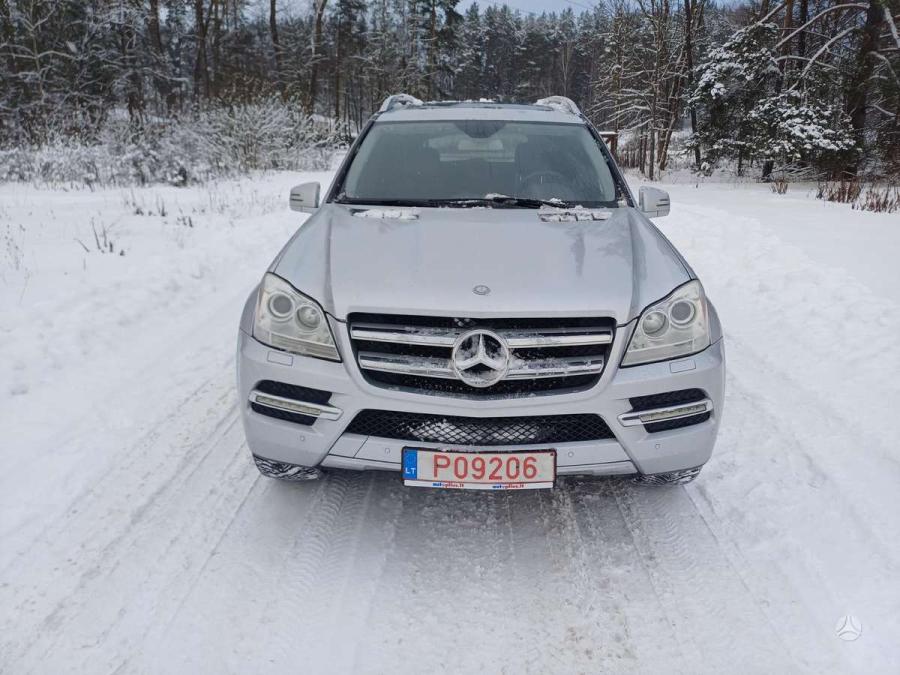 Pelēks Mercedes-Benz GL 450 2012 Viļņa, ar dzinēja tilpumu 4.70 L un nobraukumu 170 tūkst. km par 5950 €, foto 7 vietnē AUTOMOTO.COM.LV