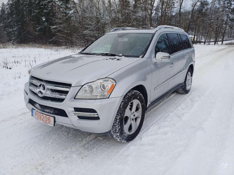Pelēks Mercedes-Benz GL 450 2012 Viļņa, ar dzinēja tilpumu 4.70 L un nobraukumu 170 tūkst. km par 5950 €, foto 8 vietnē AUTOMOTO.COM.LV