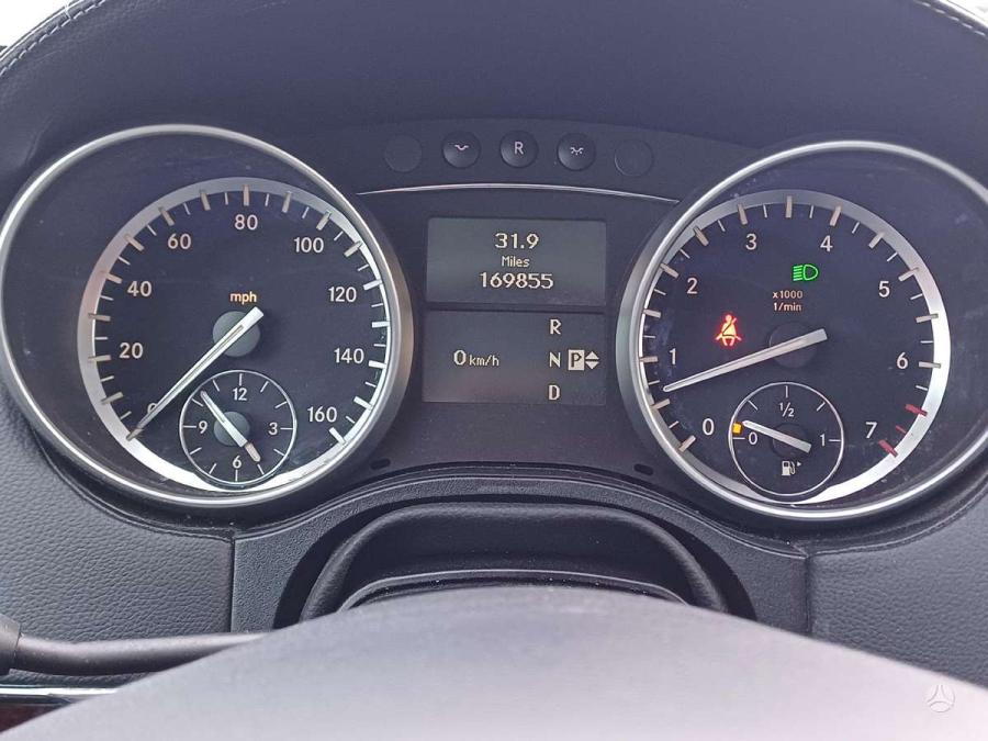 Pelēks Mercedes-Benz GL 450 2012 Viļņa, ar dzinēja tilpumu 4.70 L un nobraukumu 170 tūkst. km par 5950 €, foto 10 vietnē AUTOMOTO.COM.LV
