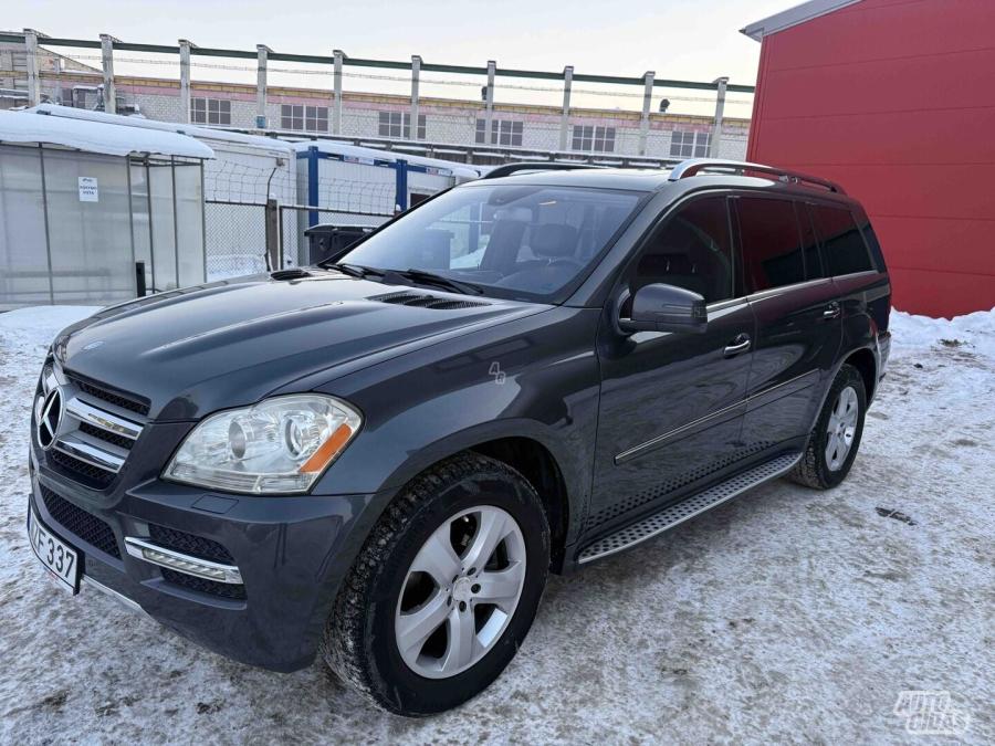 Pelēks Mercedes-Benz GL 450 2012 Viļņa, ar dzinēja tilpumu 4.70 L un nobraukumu 259 tūkst. km par 8500 €, foto 1 vietnē AUTOMOTO.COM.LV