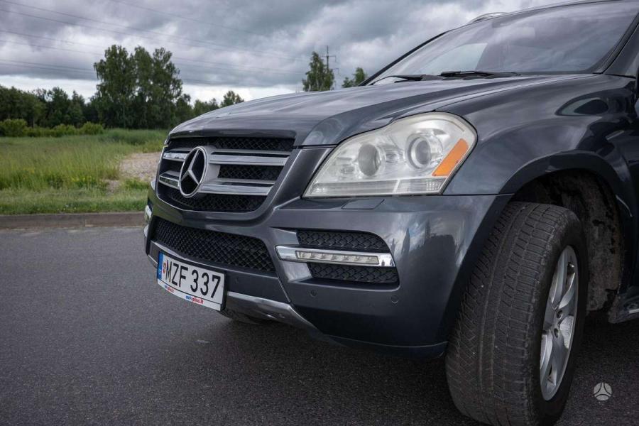 Серый Мерседес ГЛ 450 2012 в Вильнюс, объемом двигателя 4.70 л и пробегом 260 тыс. км за 10500 €, фото 5 на AUTOMOTO.COM.LV