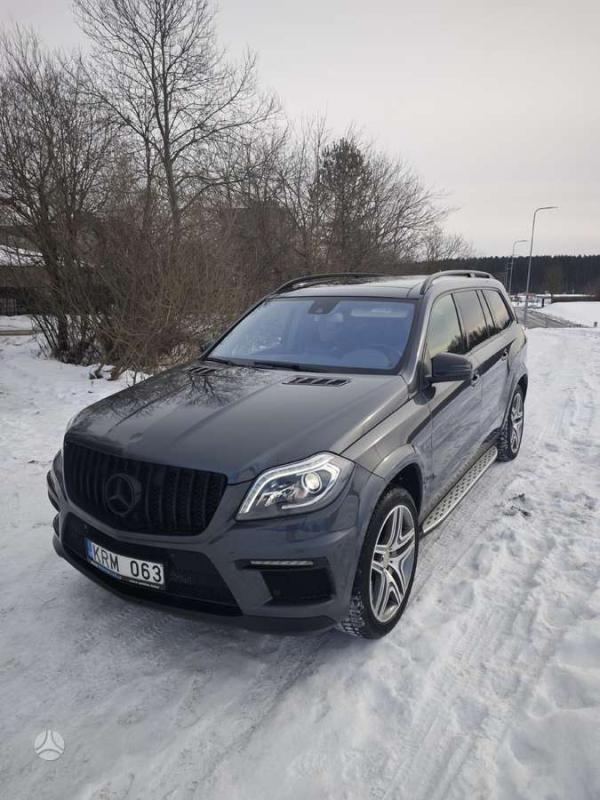 Pelēks Mercedes-Benz GL 450 2013 Viļņa, ar dzinēja tilpumu 4.66 L un nobraukumu 241 tūkst. km par 16999 €, foto 1 vietnē AUTOMOTO.COM.LV