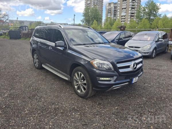 Pelēks Mercedes-Benz GL 450 2014 Rīga, ar dzinēja tilpumu 4.70 L un nobraukumu 255 tūkst. km par 18500 €, foto 2 vietnē AUTOMOTO.COM.LV