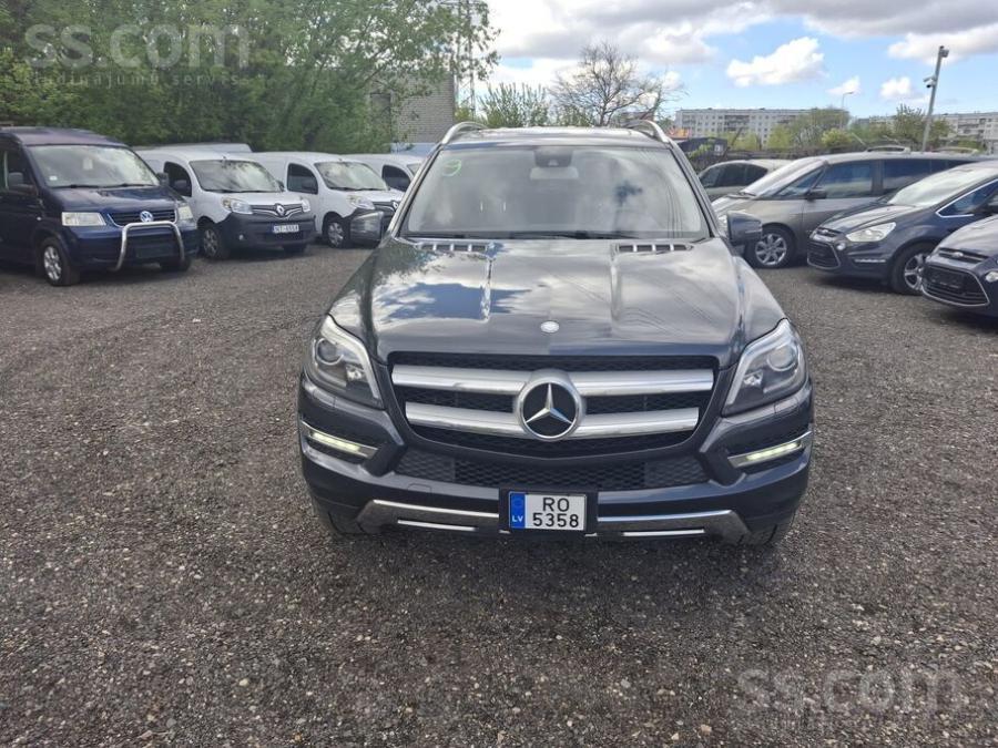 Pelēks Mercedes-Benz GL 450 2014 Rīga, ar dzinēja tilpumu 4.70 L un nobraukumu 255 tūkst. km par 18500 €, foto 3 vietnē AUTOMOTO.COM.LV