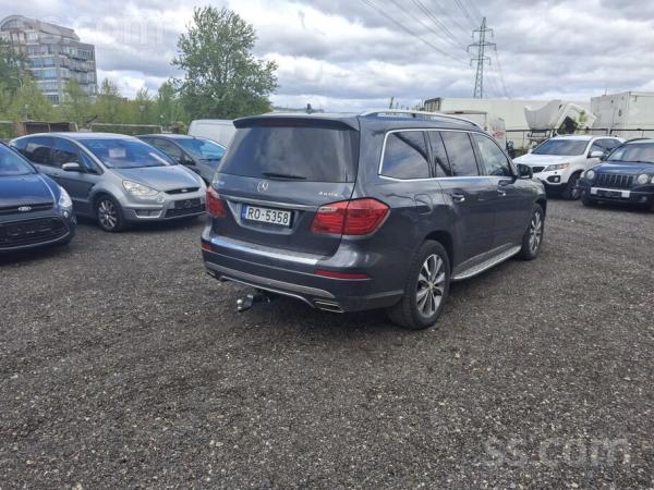 Pelēks Mercedes-Benz GL 450 2014 Rīga, ar dzinēja tilpumu 4.70 L un nobraukumu 255 tūkst. km par 18500 €, foto 6 vietnē AUTOMOTO.COM.LV
