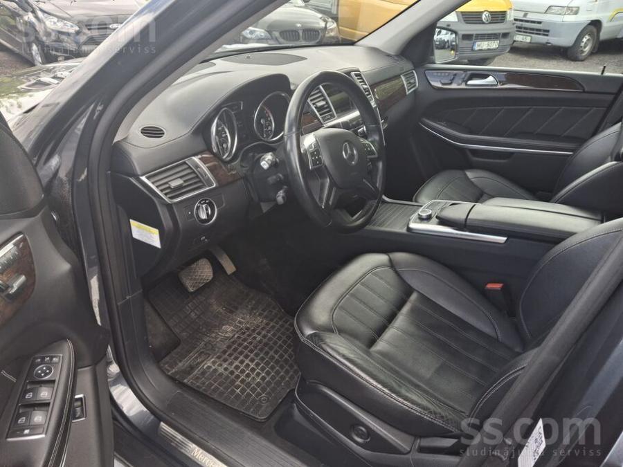 Pelēks Mercedes-Benz GL 450 2014 Rīga, ar dzinēja tilpumu 4.70 L un nobraukumu 255 tūkst. km par 18500 €, foto 17 vietnē AUTOMOTO.COM.LV