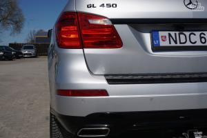 Pelēks Mercedes-Benz GL 450 2015 Kvietiniai, ar dzinēja tilpumu 3.00 L un nobraukumu 181 tūkst. km par 17500 €, foto 6 vietnē AUTOMOTO.COM.LV