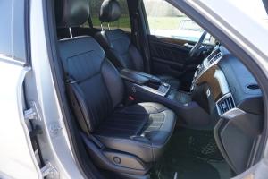 Pelēks Mercedes-Benz GL 450 2015 Kvietiniai, ar dzinēja tilpumu 3.00 L un nobraukumu 181 tūkst. km par 17500 €, foto 9 vietnē AUTOMOTO.COM.LV