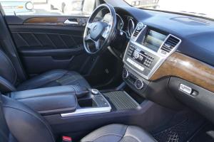Pelēks Mercedes-Benz GL 450 2015 Kvietiniai, ar dzinēja tilpumu 3.00 L un nobraukumu 181 tūkst. km par 17500 €, foto 11 vietnē AUTOMOTO.COM.LV