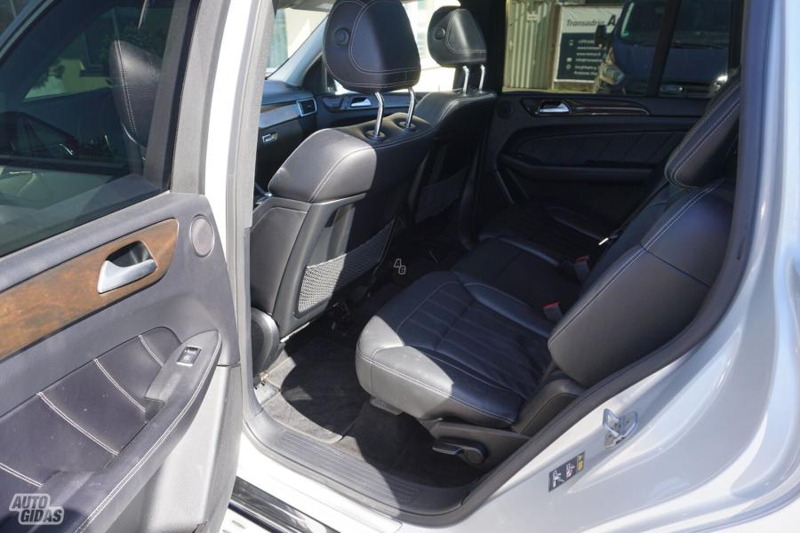 Pelēks Mercedes-Benz GL 450 2015 Kvietiniai, ar dzinēja tilpumu 3.00 L un nobraukumu 181 tūkst. km par 17500 €, foto 15 vietnē AUTOMOTO.COM.LV
