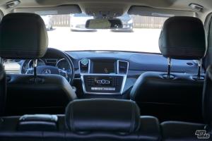 Pelēks Mercedes-Benz GL 450 2015 Kvietiniai, ar dzinēja tilpumu 3.00 L un nobraukumu 181 tūkst. km par 17500 €, foto 19 vietnē AUTOMOTO.COM.LV