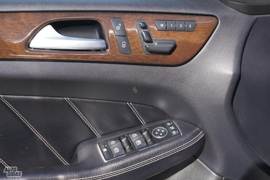 Pelēks Mercedes-Benz GL 450 2015 Kvietiniai, ar dzinēja tilpumu 3.00 L un nobraukumu 181 tūkst. km par 17500 €, foto 21 vietnē AUTOMOTO.COM.LV