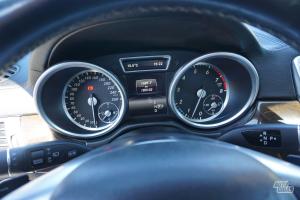 Pelēks Mercedes-Benz GL 450 2015 Kvietiniai, ar dzinēja tilpumu 3.00 L un nobraukumu 181 tūkst. km par 17500 €, foto 36 vietnē AUTOMOTO.COM.LV