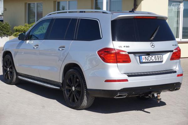 Pelēks Mercedes-Benz GL 450 2015 Kvietiniai, ar dzinēja tilpumu 3.00 L un nobraukumu 181 tūkst. km par 17500 €, foto 5 vietnē AUTOMOTO.COM.LV