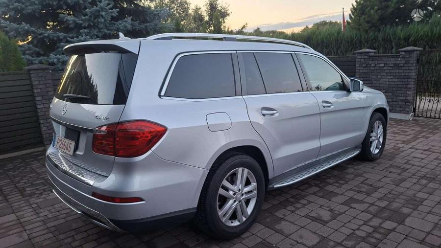 Grey Mercedes-Benz GL 450 2016 in Kaunas, with an engine capacity of 3.00 L and mileage of 150 thousand km for 16200 €, photo 4 on AUTOMOTO.COM.LV