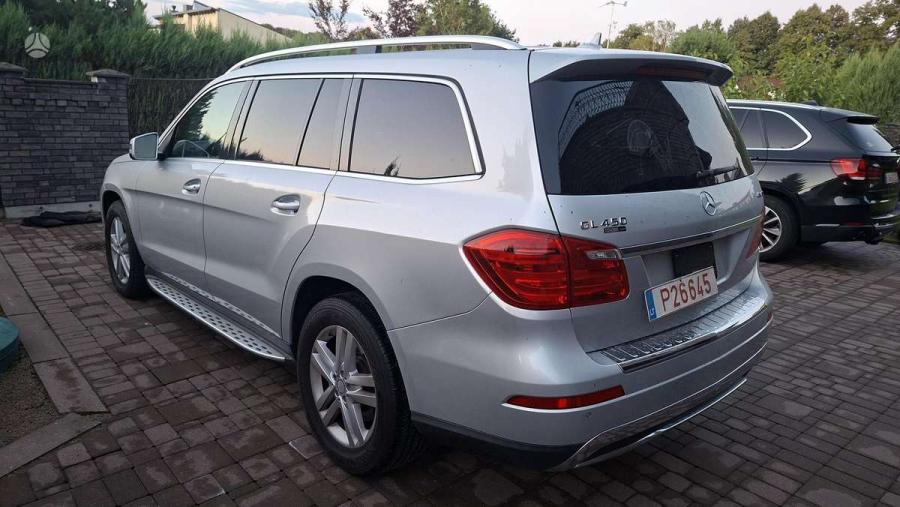 Grey Mercedes-Benz GL 450 2016 in Kaunas, with an engine capacity of 3.00 L and mileage of 150 thousand km for 16200 €, photo 5 on AUTOMOTO.COM.LV