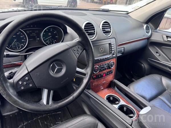 Balts Mercedes-Benz GL 450 2007 Rīga, ar dzinēja tilpumu 4.70 L un nobraukumu 265 tūkst. km par 6900 €, foto 2 vietnē AUTOMOTO.COM.LV