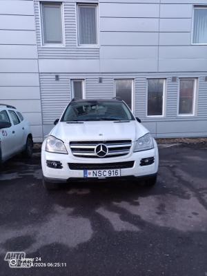 Balts Mercedes-Benz GL 450 2008 Kauņa, ar dzinēja tilpumu 4.70 L un nobraukumu 339 tūkst. km par 6850 €, foto  vietnē AUTOMOTO.COM.LV