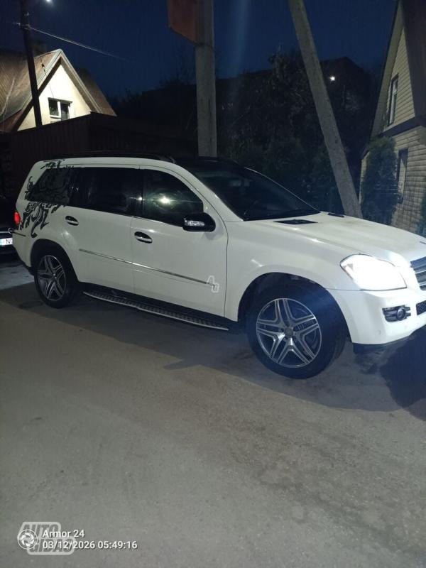 White Mercedes-Benz GL 450 2008 in Kaunas, with an engine capacity of 4.70 L and mileage of 339 thousand km for 6850 €, photo 3 on AUTOMOTO.COM.LV
