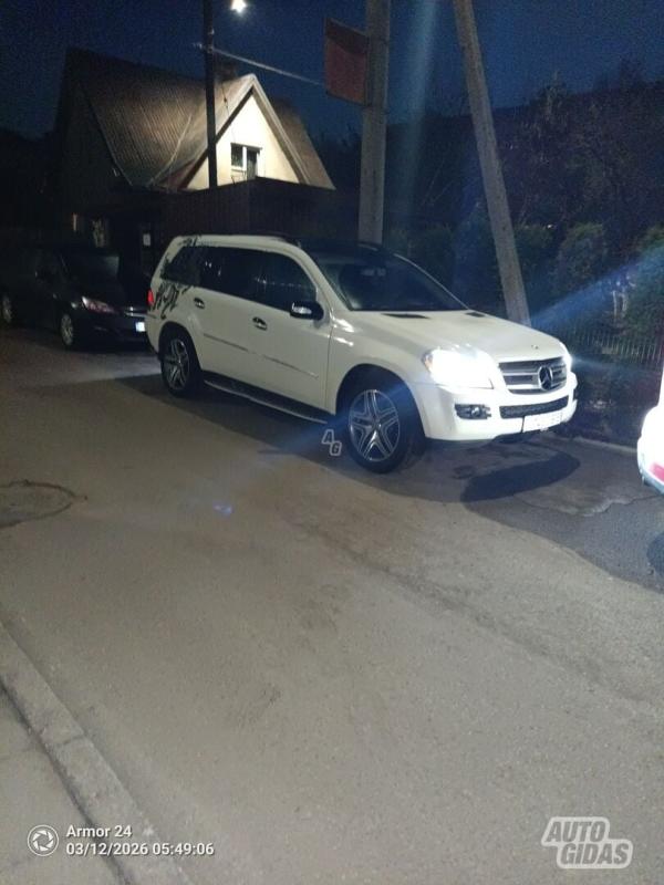 White Mercedes-Benz GL 450 2008 in Kaunas, with an engine capacity of 4.70 L and mileage of 339 thousand km for 6850 €, photo 4 on AUTOMOTO.COM.LV