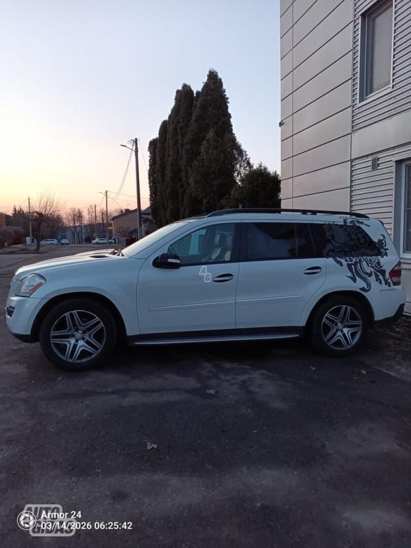 White Mercedes-Benz GL 450 2008 in Kaunas, with an engine capacity of 4.70 L and mileage of 339 thousand km for 6850 €, photo 5 on AUTOMOTO.COM.LV