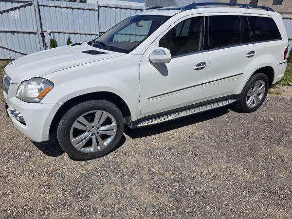 White Mercedes-Benz GL 450 2010 in Kaunas, with an engine capacity of 4.60 L and mileage of 279 thousand km for 7900 €, photo 9 on AUTOMOTO.COM.LV