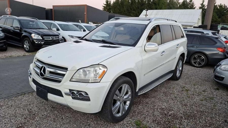Balts Mercedes-Benz GL 450 2010 Kauņa, ar dzinēja tilpumu 4.66 L un nobraukumu 270 tūkst. km par 8350 €, foto 4 vietnē AUTOMOTO.COM.LV