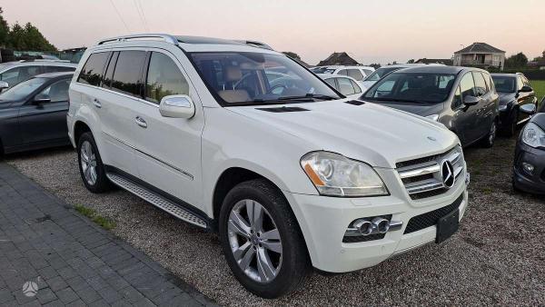Balts Mercedes-Benz GL 450 2010 Kauņa, ar dzinēja tilpumu 4.66 L un nobraukumu 270 tūkst. km par 8350 €, foto 6 vietnē AUTOMOTO.COM.LV