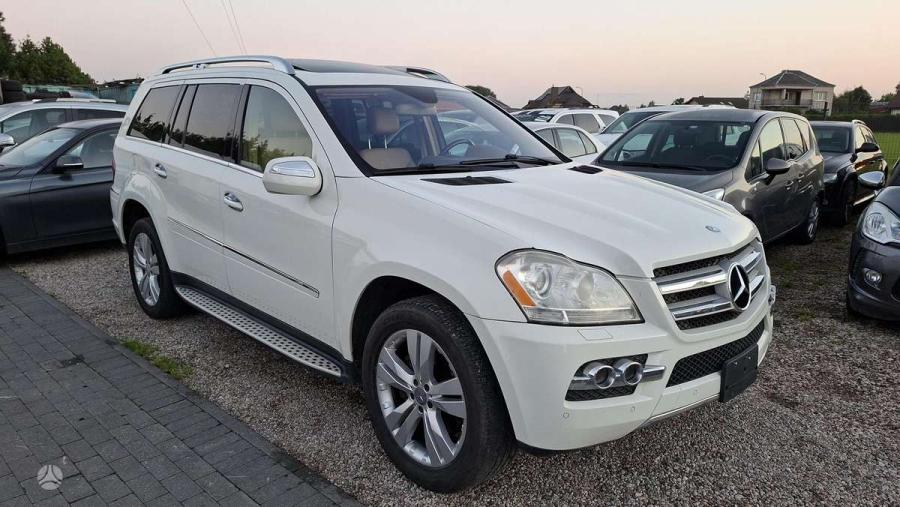 Balts Mercedes-Benz GL 450 2010 Kauņa, ar dzinēja tilpumu 4.66 L un nobraukumu 270 tūkst. km par 8350 €, foto 6 vietnē AUTOMOTO.COM.LV