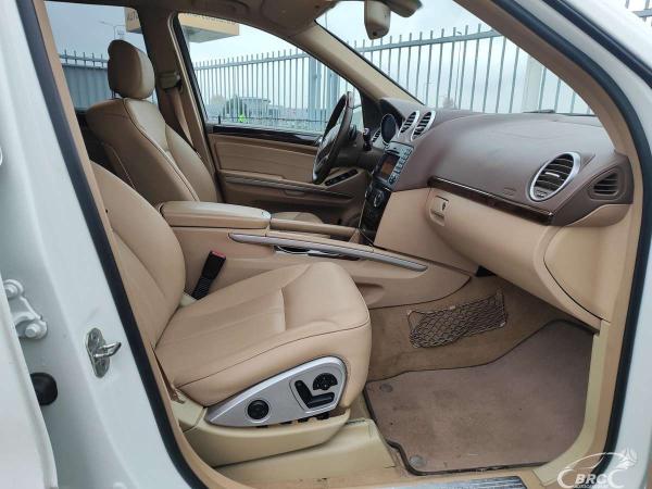 Balts Mercedes-Benz GL 450 2011 Klaipėda, ar dzinēja tilpumu 4.66 L un nobraukumu 411 tūkst. km par 4500 €, foto 8 vietnē AUTOMOTO.COM.LV
