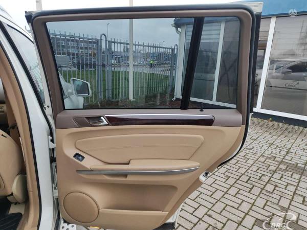 Balts Mercedes-Benz GL 450 2011 Klaipėda, ar dzinēja tilpumu 4.66 L un nobraukumu 411 tūkst. km par 4500 €, foto 10 vietnē AUTOMOTO.COM.LV