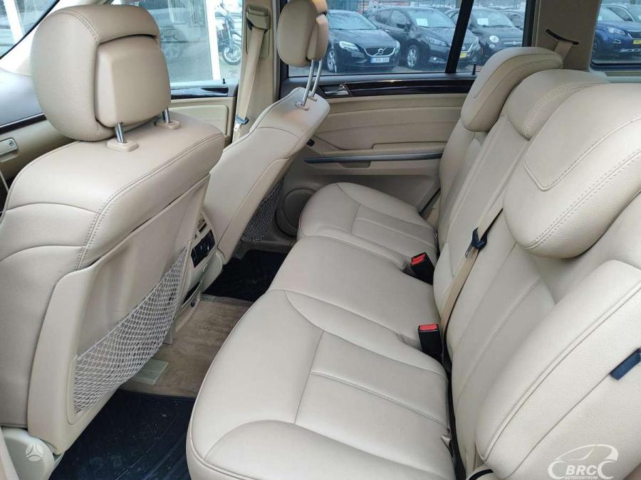 Balts Mercedes-Benz GL 450 2011 Klaipėda, ar dzinēja tilpumu 4.66 L un nobraukumu 411 tūkst. km par 4500 €, foto 16 vietnē AUTOMOTO.COM.LV