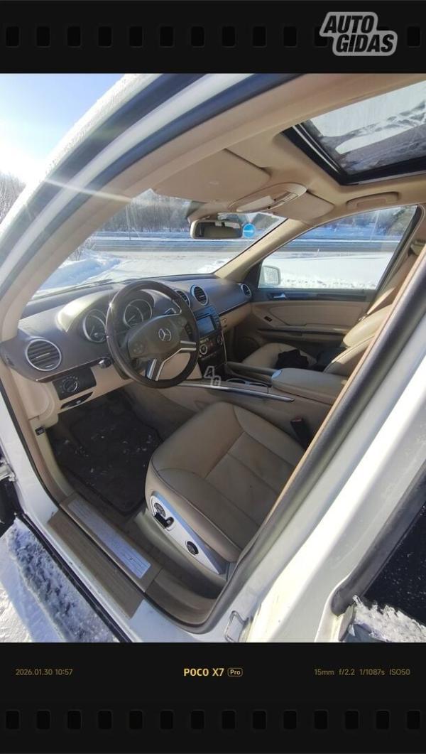 White Mercedes-Benz GL 450 2011 in Vilnius, with an engine capacity of 4.70 L and mileage of 410 thousand km for 7200 €, photo 7 on AUTOMOTO.COM.LV