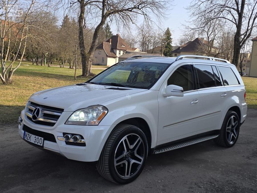 White Mercedes-Benz GL 450 2011 in Klaipeda, with an engine capacity of 4.70 L and mileage of 312 thousand km for 16500 €, photo 1 on AUTOMOTO.COM.LV