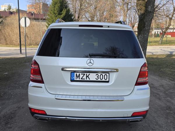 Balts Mercedes-Benz GL 450 2011 Klaipėda, ar dzinēja tilpumu 4.70 L un nobraukumu 312 tūkst. km par 16500 €, foto 7 vietnē AUTOMOTO.COM.LV