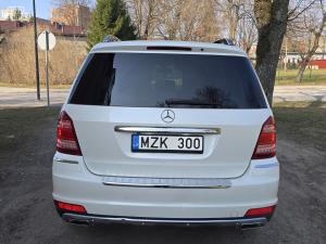 White Mercedes-Benz GL 450 2011 in Klaipeda, with an engine capacity of 4.70 L and mileage of 312 thousand km for 16500 €, photo 7 on AUTOMOTO.COM.LV