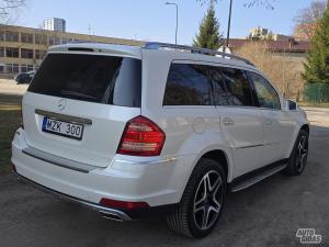 White Mercedes-Benz GL 450 2011 in Klaipeda, with an engine capacity of 4.70 L and mileage of 312 thousand km for 16500 €, photo 9 on AUTOMOTO.COM.LV