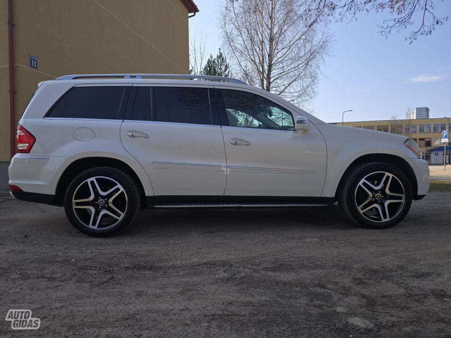 White Mercedes-Benz GL 450 2011 in Klaipeda, with an engine capacity of 4.70 L and mileage of 312 thousand km for 16500 €, photo 12 on AUTOMOTO.COM.LV