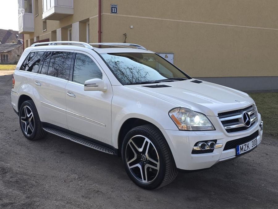 White Mercedes-Benz GL 450 2011 in Klaipeda, with an engine capacity of 4.70 L and mileage of 312 thousand km for 16500 €, photo 13 on AUTOMOTO.COM.LV