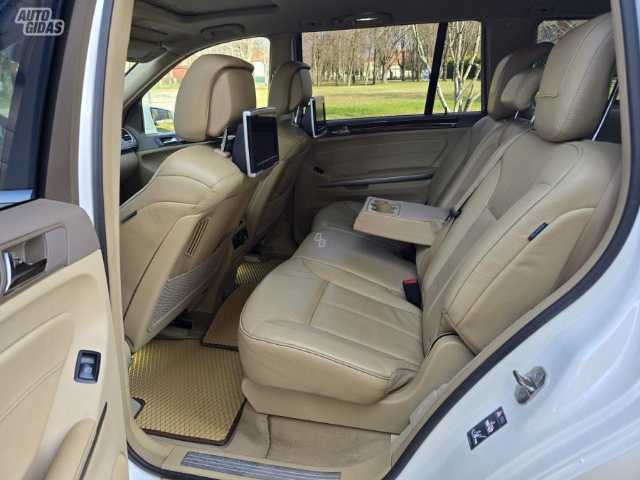 White Mercedes-Benz GL 450 2011 in Klaipeda, with an engine capacity of 4.70 L and mileage of 312 thousand km for 16500 €, photo 27 on AUTOMOTO.COM.LV