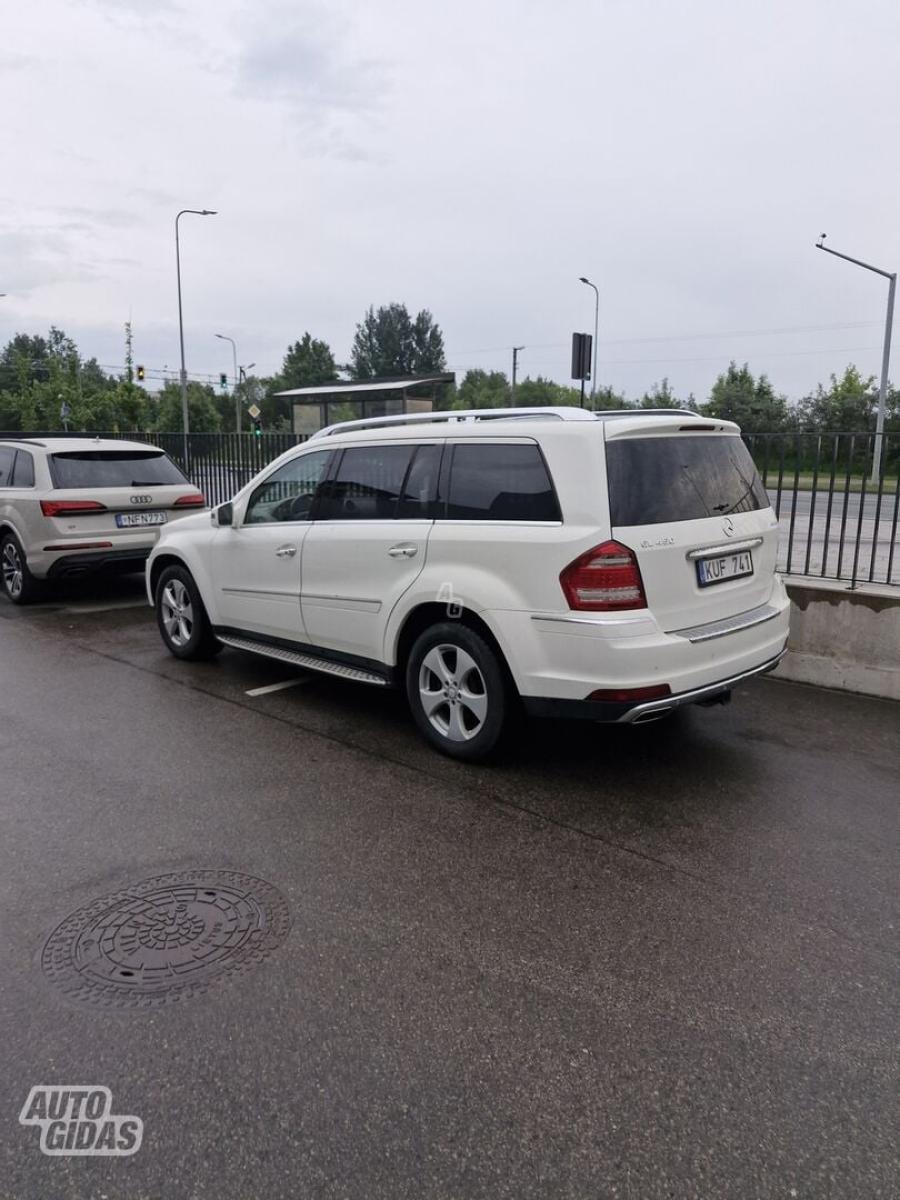 Balts Mercedes-Benz GL 450 2011 Šauļi, ar dzinēja tilpumu 4.70 L un nobraukumu 410 tūkst. km par 4700 €, foto 3 vietnē AUTOMOTO.COM.LV