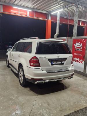 Balts Mercedes-Benz GL 450 2011 Šauļi, ar dzinēja tilpumu 4.70 L un nobraukumu 410 tūkst. km par 4700 €, foto 4 vietnē AUTOMOTO.COM.LV