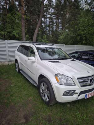 Mercedes-Benz GL 450 2011 in Vilnius on AUTOMOTO.COM.LV White Mercedes-Benz GL 450 2011 in Vilnius, with an engine capacity of 4.70 L and mileage of 180 thousand km for 10500 €, photo 1 on AUTOMOTO.COM.LV