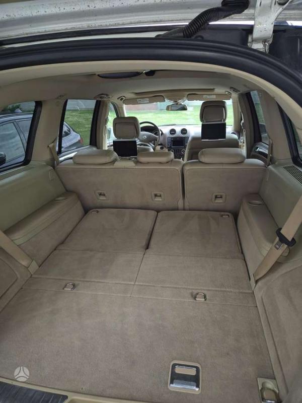 Mercedes-Benz GL 450 2011 Viļņa vietnē Balts Mercedes-Benz GL 450 2011 Viļņa, ar dzinēja tilpumu 4.70 L un nobraukumu 180 tūkst. km par 10500 €, foto 4 vietnē AUTOMOTO.COM.LV